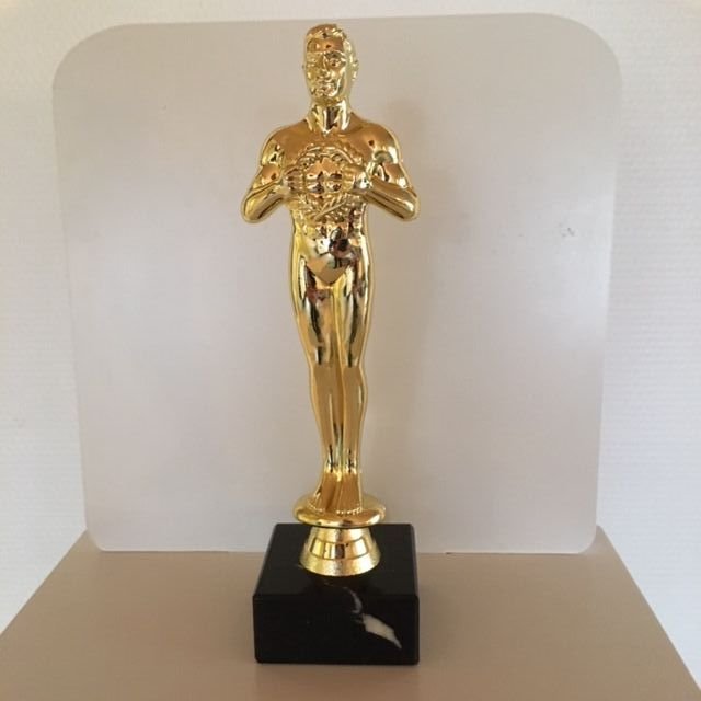Oscar statuette 23 cm. høj - Statuetter - Pokalshoppen